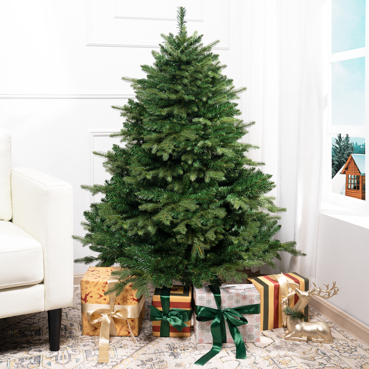Cynthia Prelit Artificial Christmas Tree in Dark Green, Realistic Rustic Christmas Tree with ...